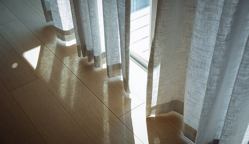 Stores et rideaux intelligents pour un intérieur agréable | Somfy