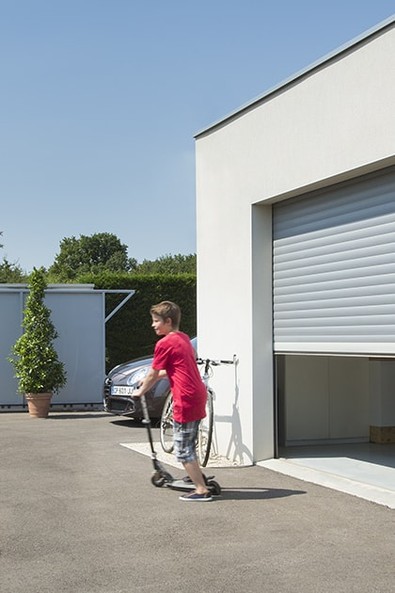 Motoriser votre porte de garage pour vous faciliter la vie!