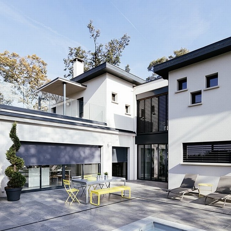 Optez pour des stores extérieurs électriques pour plus d'intimité | Somfy