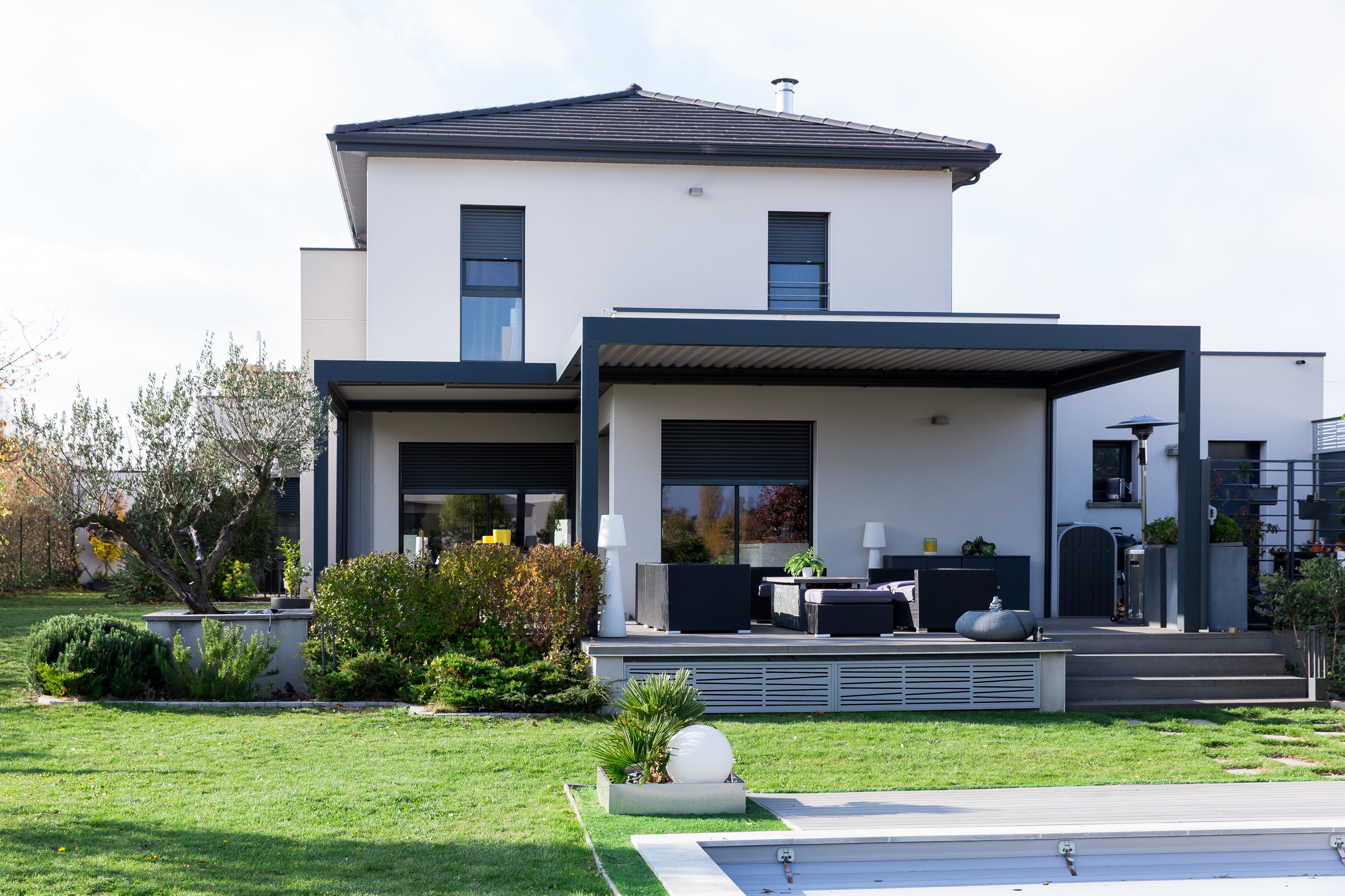 The advantages of smart roller shutters